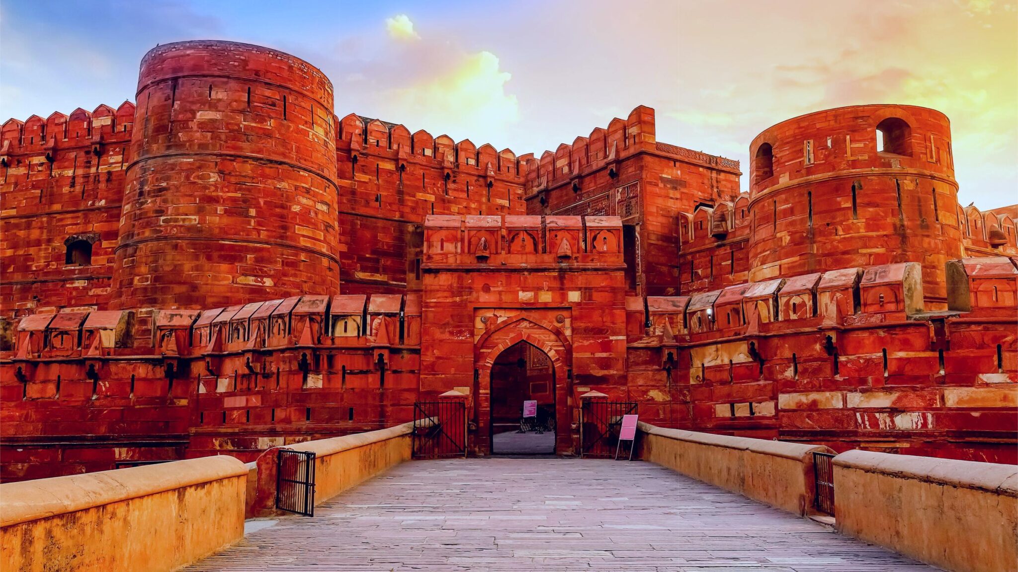 Top 20 Biggest And Oldest Forts In India - Abirpothi