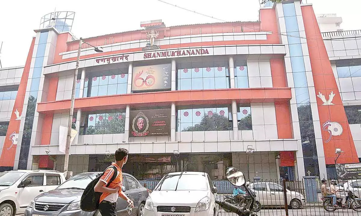 Sri Shanmukhananda Hall: Architecture of The Largest Auditorium In India