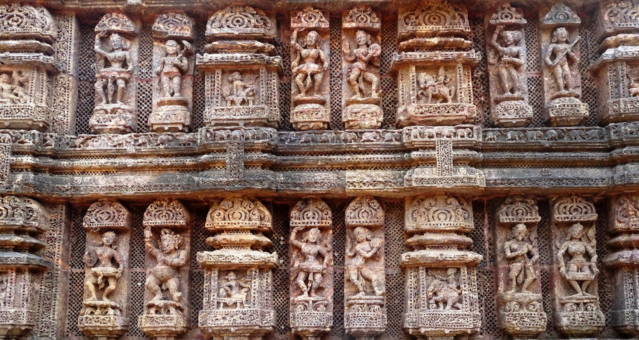 The Majestic Architecture of Konark Sun Temple: A Masterpiece By Bishu ...