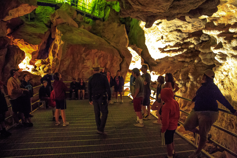 11 Largest Caves In The USA To Explore - Abirpothi