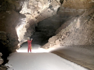 11 Largest Caves In The USA To Explore - Abirpothi