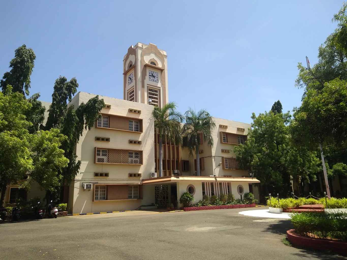 Most Beautiful College Campuses In India - Abirpothi