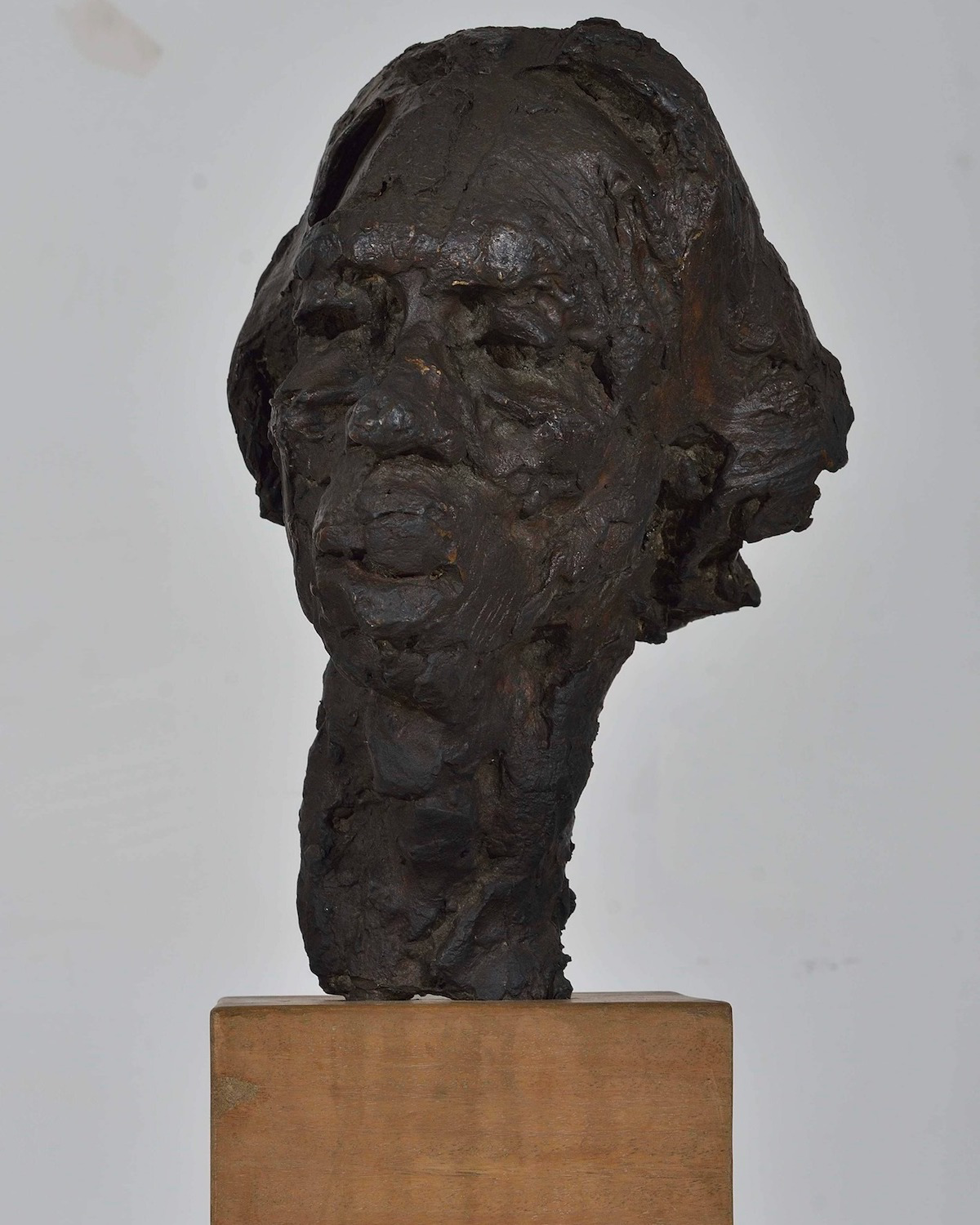 Latika Katt, A Pioneer In Indian Sculpture Passes Away at 76.