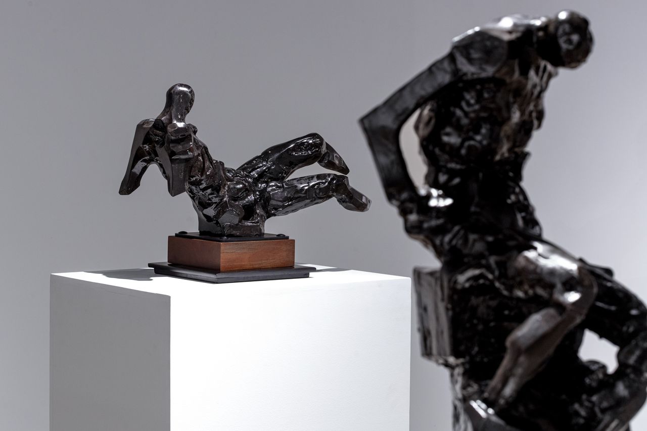 "Depths of silence"- debut solo exhibition by Manaram Gamage in Colombo - Abirpothi